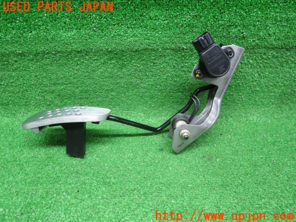 フェアレディZ(Z33)前期 NISMO アクセルペダル ニスモ 中古 の フェアレディZ(Z33)前期 NISMO アクセルペダル ニスモ 中古 の
